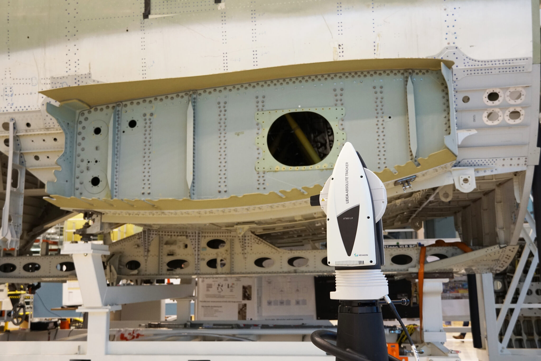 レーザートラッカー｜Leica Absolute Tracker AT960 – 東京貿易テクノシステム